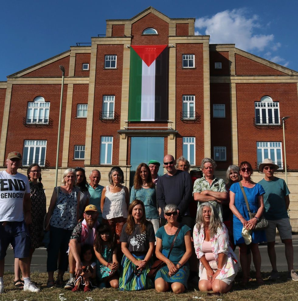 Politics LIVE: Labour mega-donor splits leafy English town by unveiling ...