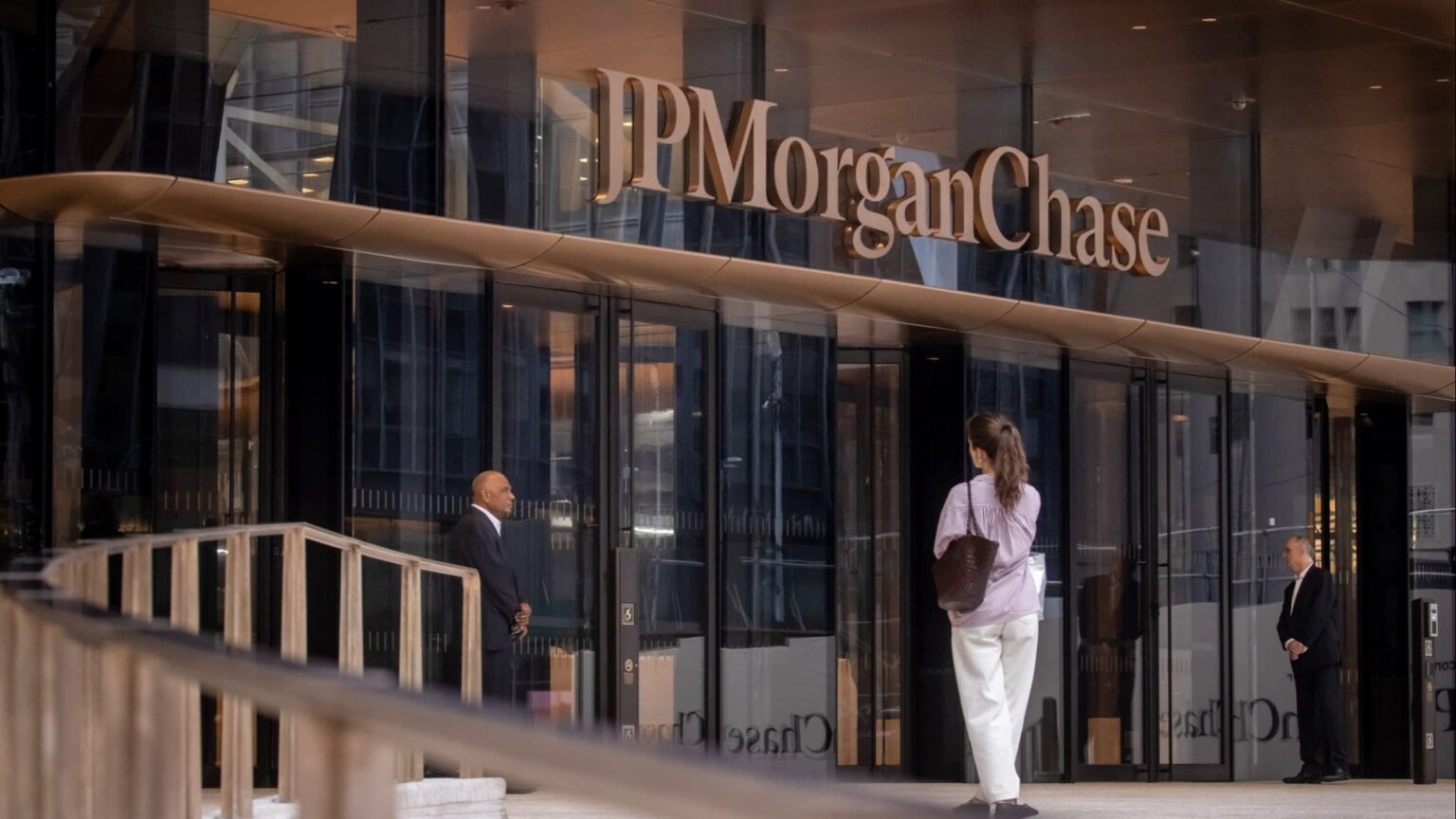 JPMorgan replaces European banking boss who was doing job from New York ...